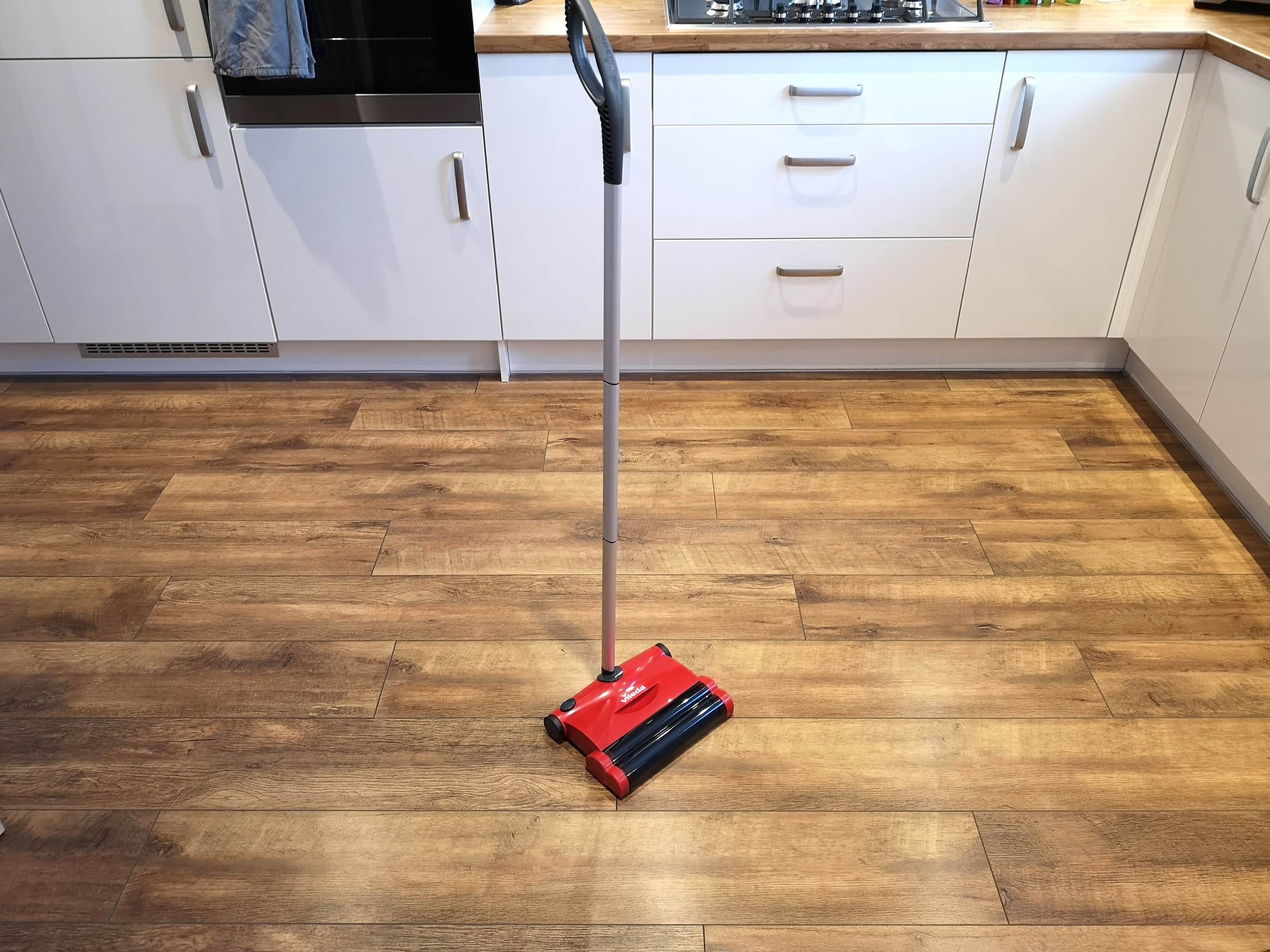 Vileda Easy Sweep- A Helping Hand - Review - Soph-obsessed